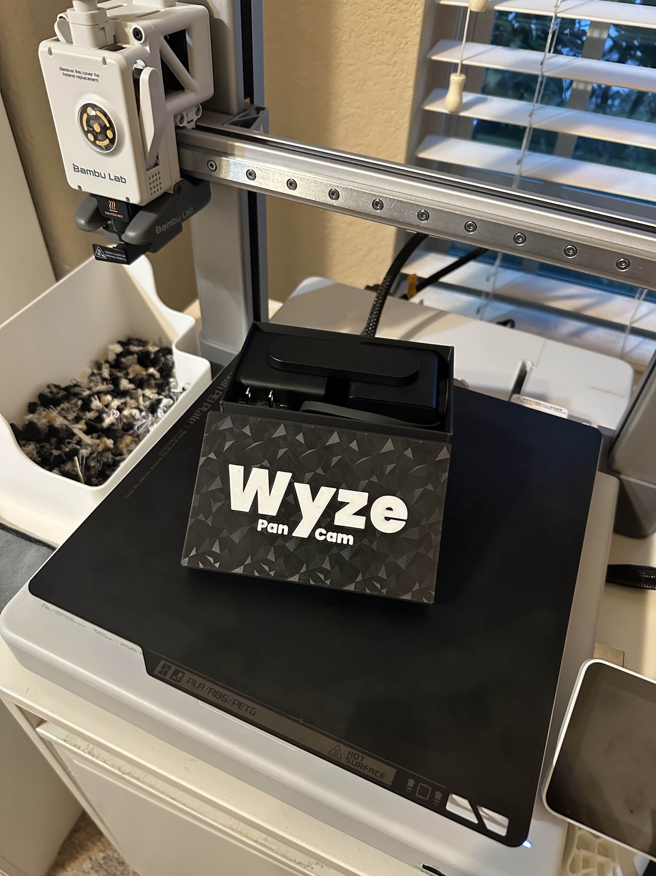 From Default Cube to Travel Case - CG Cookie